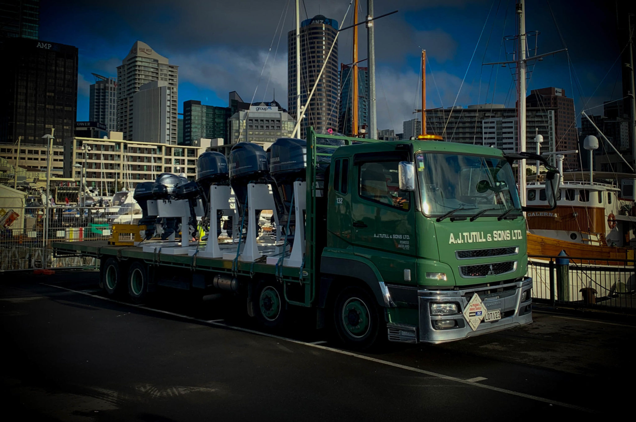 Crane Truck Hire Auckland, Reliable Hiab Hire Services – Tutill Carriers